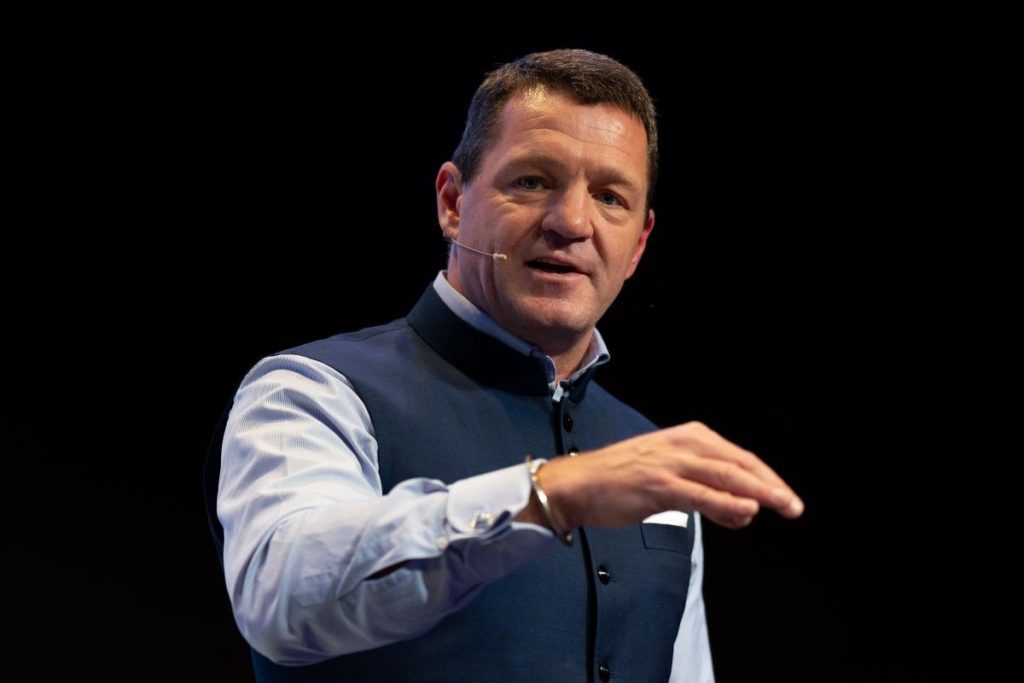 PR vs Advertising: Key Differences Explained